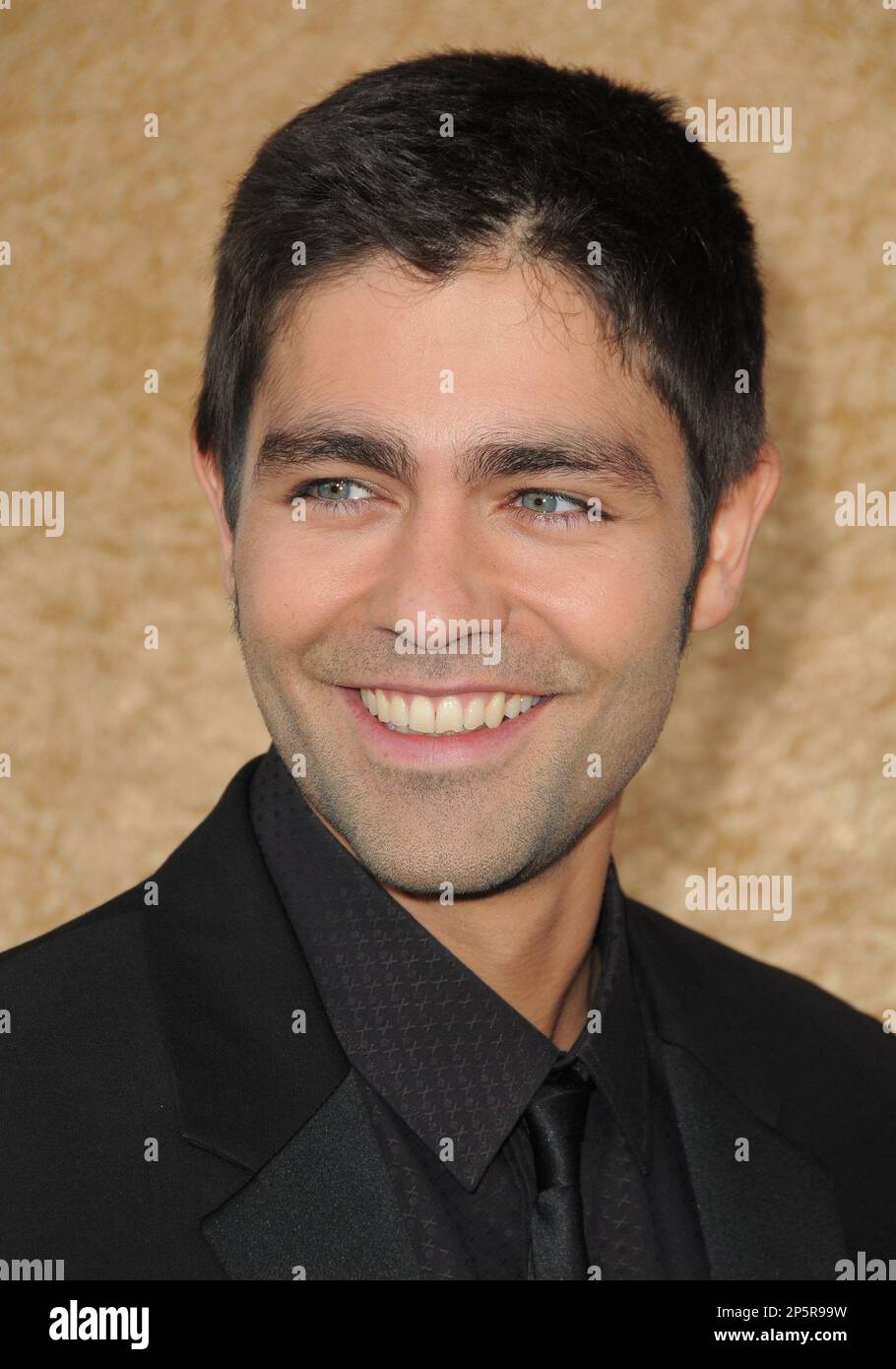 HOLLYWOOD - JUNE 16: Actor Adrian Grenier arrives at the "Entourage ...