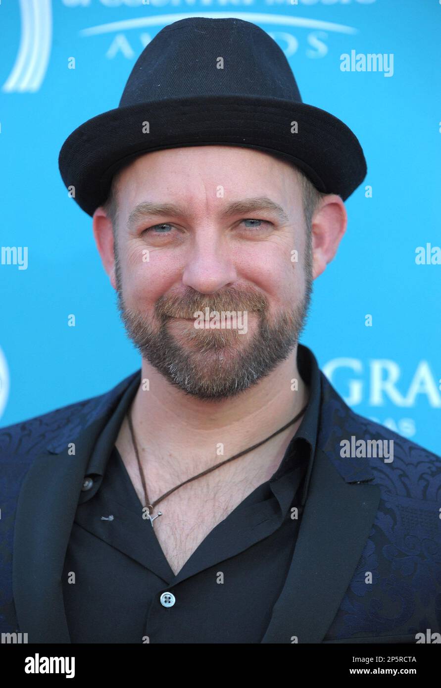 LAS VEGAS - APRIL 18: Country singer Kristian Bush of Sugarland pose at ...