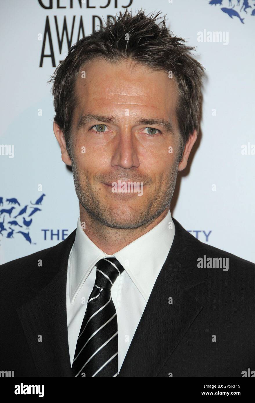 BEVERLY HILLS, CA - MARCH 20: Actor Michael Vartan arrives at the 24th ...