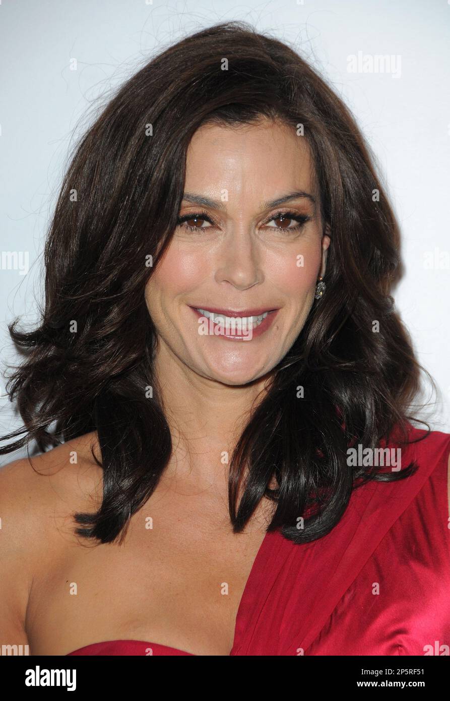 BEVERLY HILLS, CA - MARCH 20: Actress Teri Hatcher arrives at the 24th ...