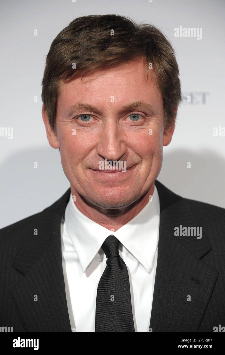 PASADENA, CA - JANUARY 06: Former NHL player Wayne Gretzky arrives at ...