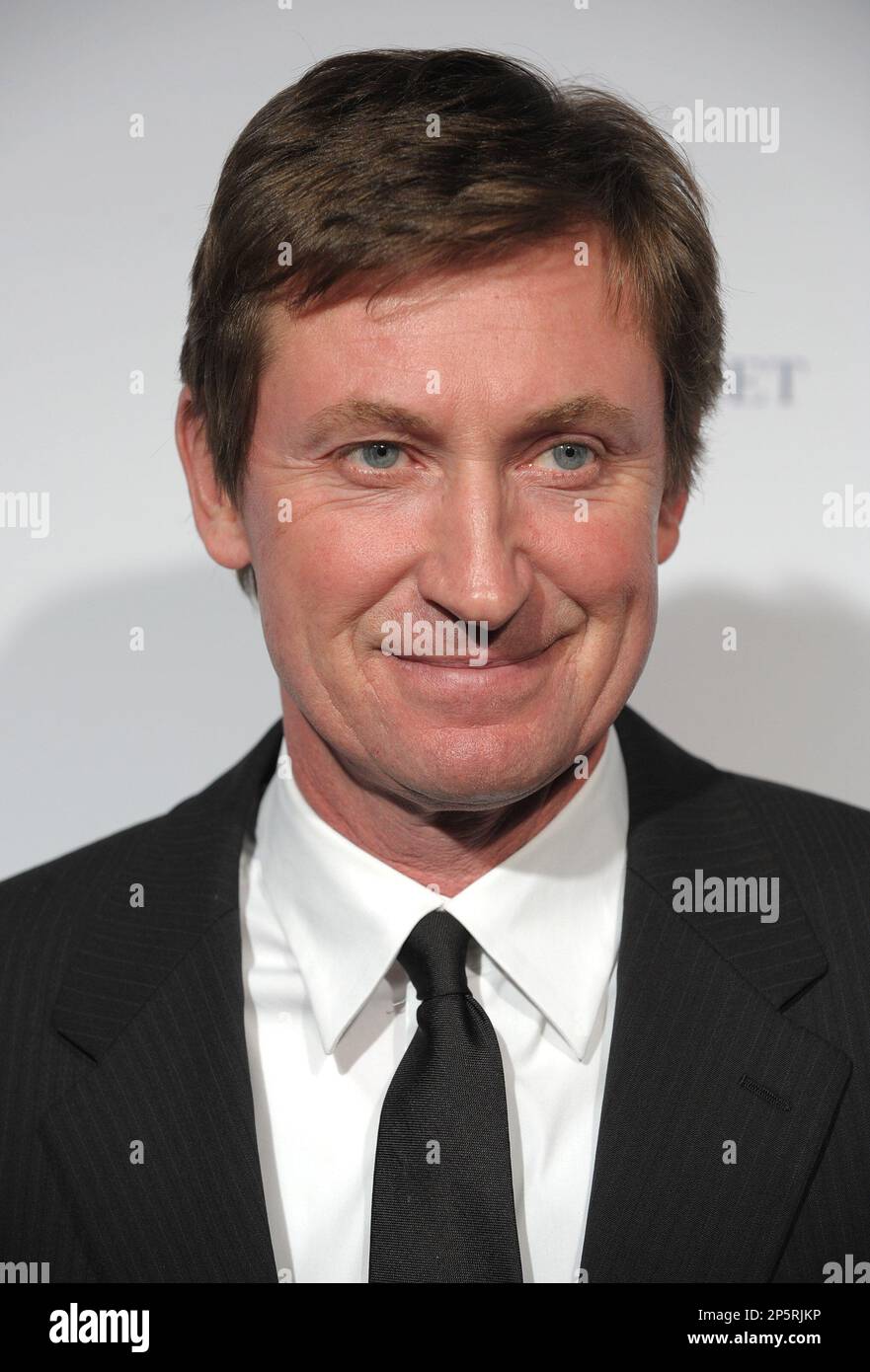 PASADENA, CA - JANUARY 06: Former NHL player Wayne Gretzky arrives at ...