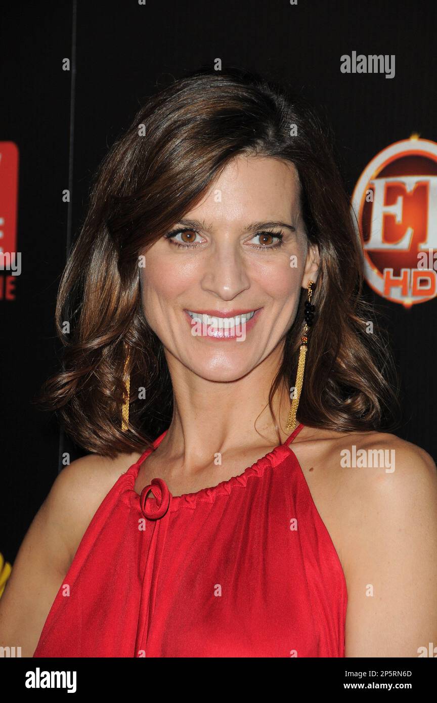 BEVERLY HILLS, CA - NOVEMBER 10: Actress Perrey Reeves arrives at TV ...