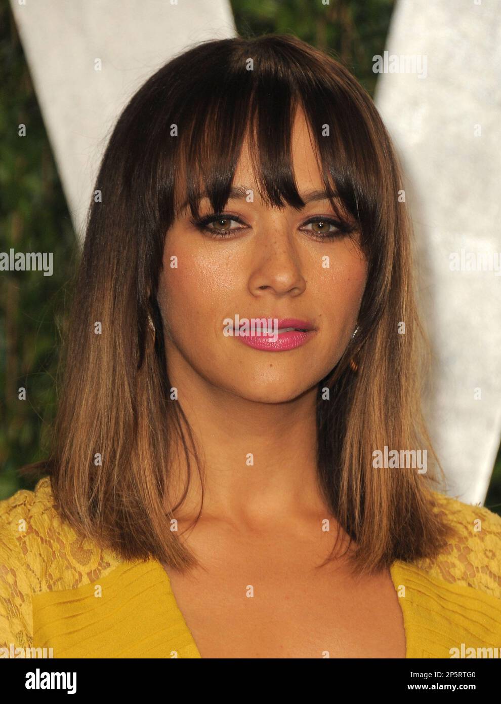WEST HOLLYWOOD, CA - FEBRUARY 26: Actress Rashida Jones arrives at the ...