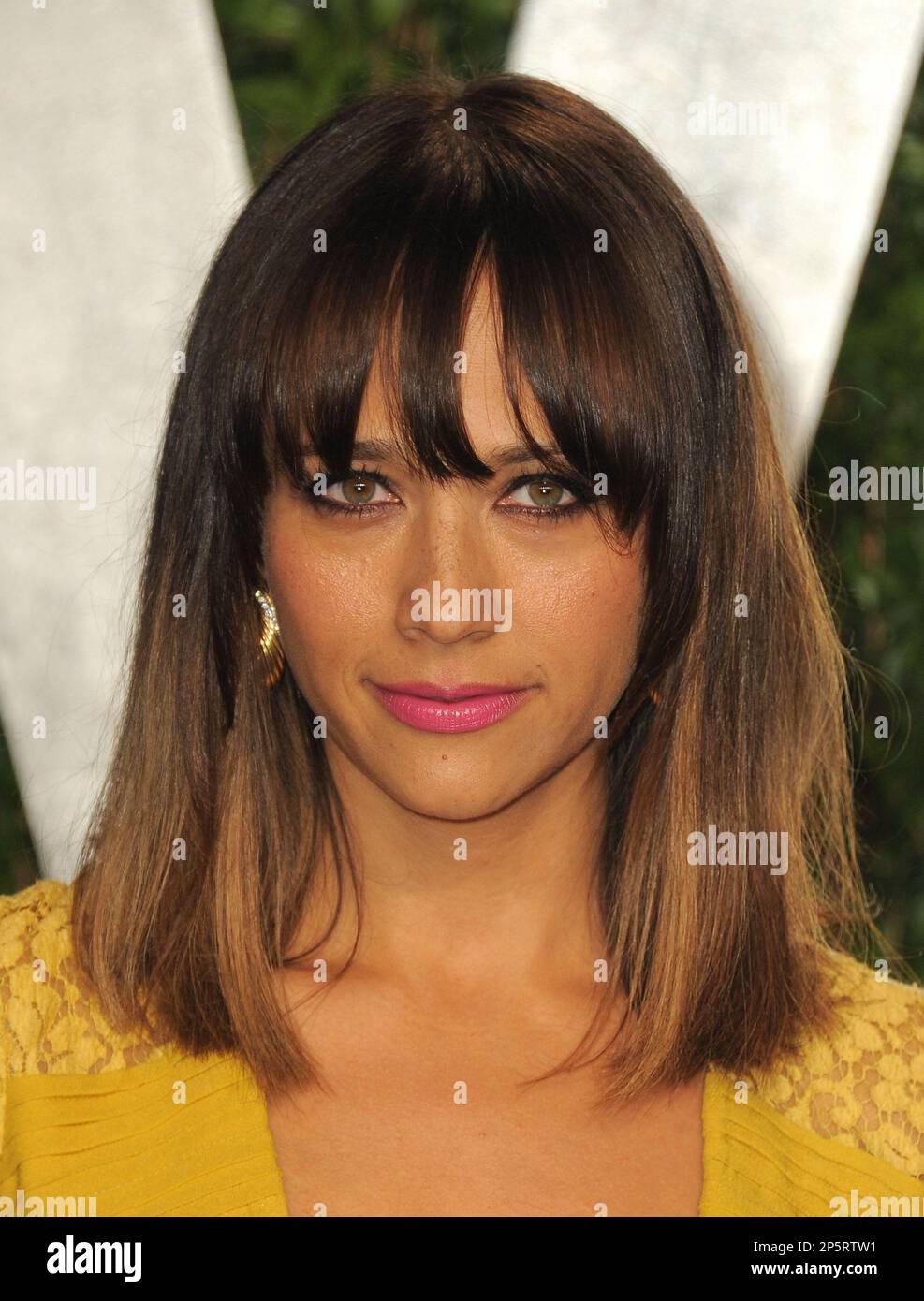 WEST HOLLYWOOD, CA - FEBRUARY 26: Actress Rashida Jones arrives at the ...