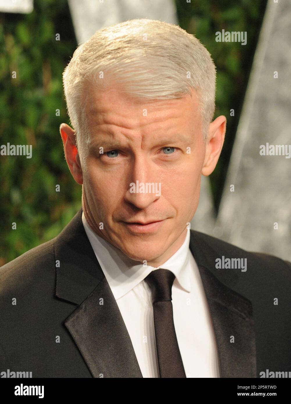 WEST HOLLYWOOD, CA - FEBRUARY 26: Anderson Cooper arrives at the 2012 ...