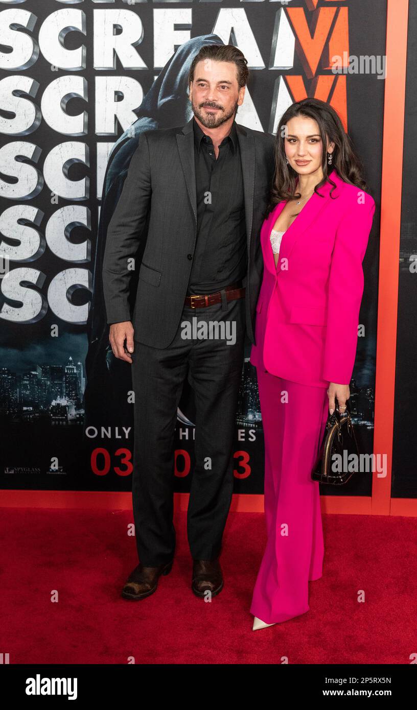 New York, US, March 6, 2023. Skeet Ulrich (L) attends the world ...
