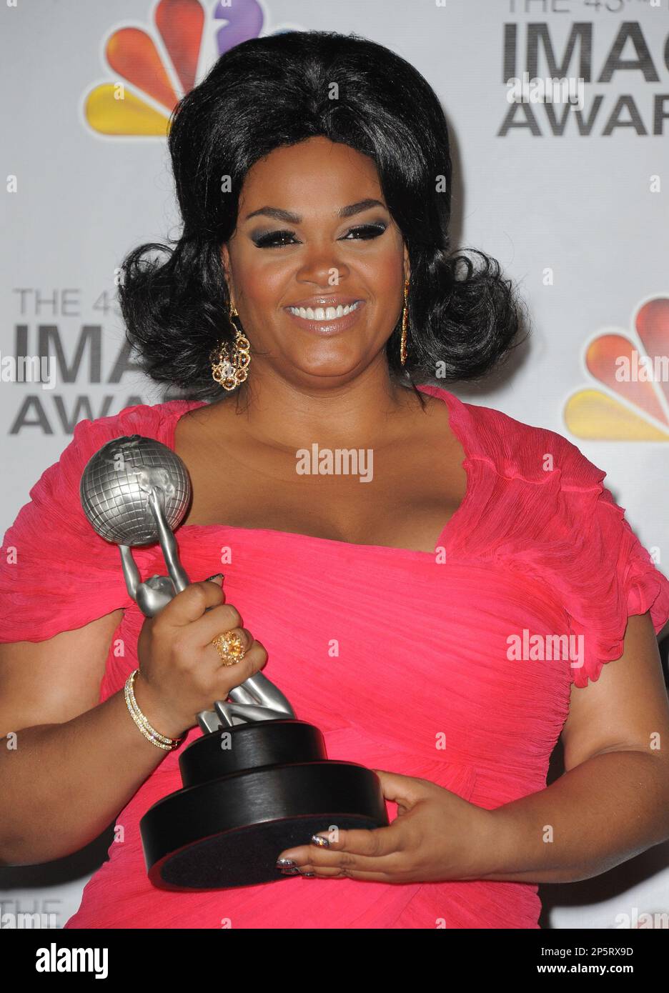 LOS ANGELES, CA - FEBRUARY 17: Singer Jill Scott poses in the press ...