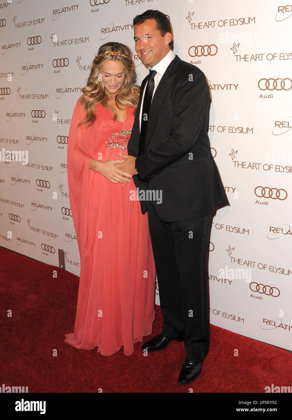 LOS ANGELES, CA - JANUARY 14: Actress Molly Sims and Scott Stuber ...