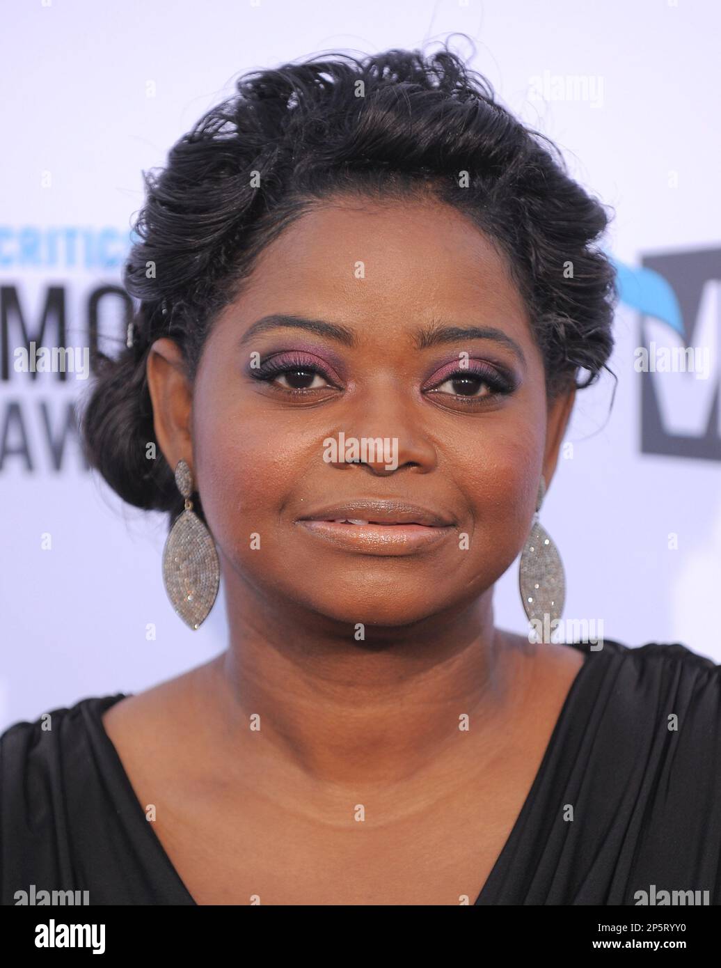 HOLLYWOOD, CA - JANUARY 12: Actor Octavia Spencer arrives at the 17th ...