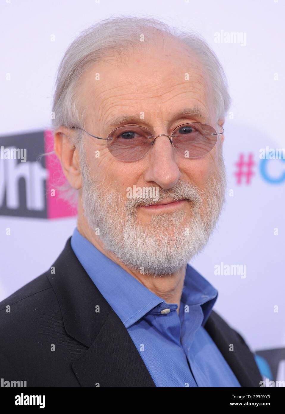 HOLLYWOOD, CA - JANUARY 12: Actor James Cromwell arrives at the 17th ...