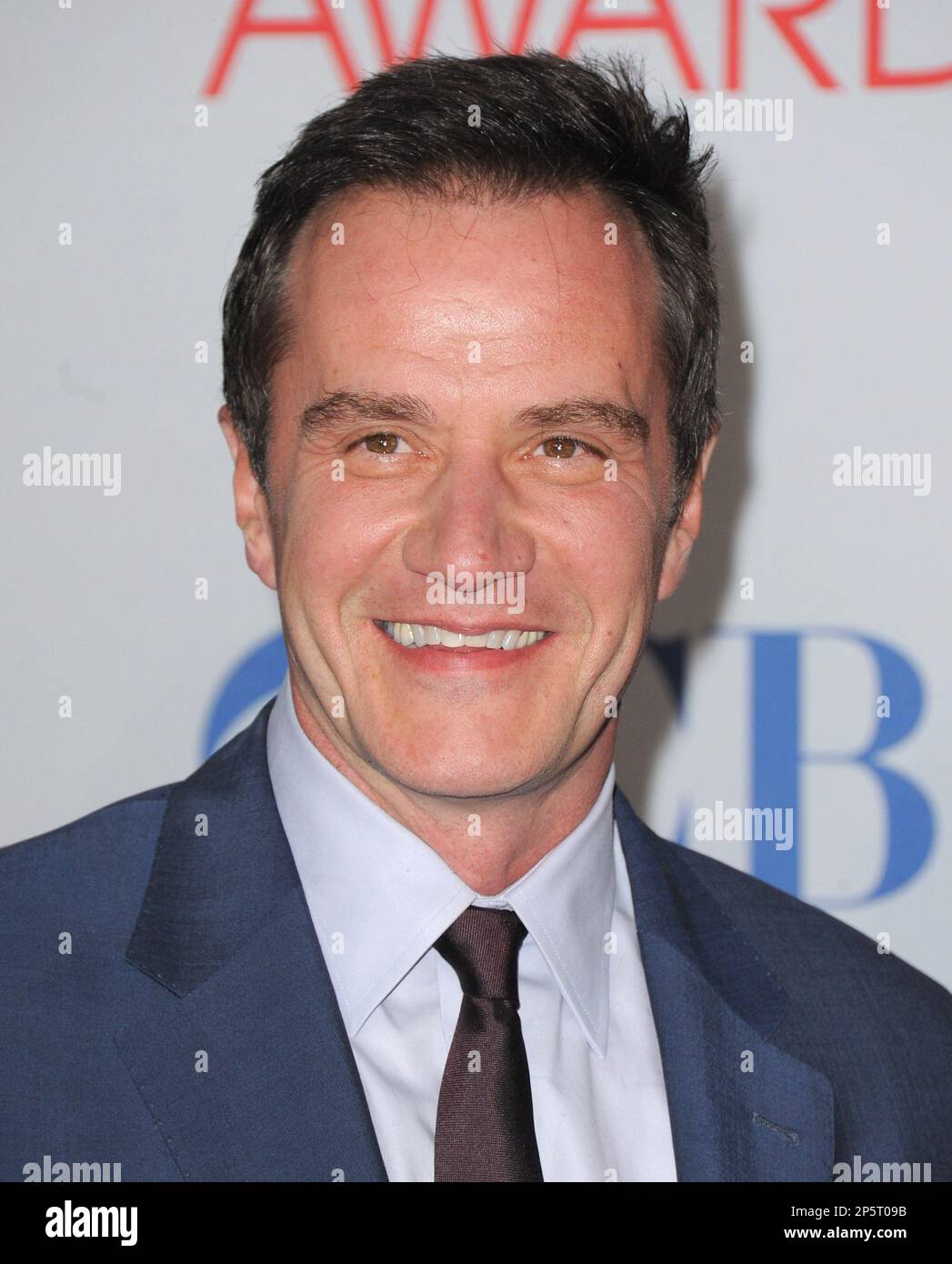 LOS ANGELES, CA - JANUARY 11: Actor Tim DeKay arrives at the People's ...