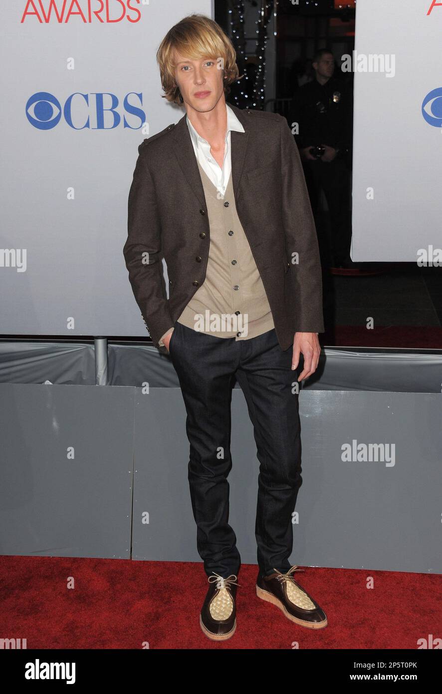 LOS ANGELES, CA - JANUARY 11: Actor Gabriel Mann arrives at the People ...