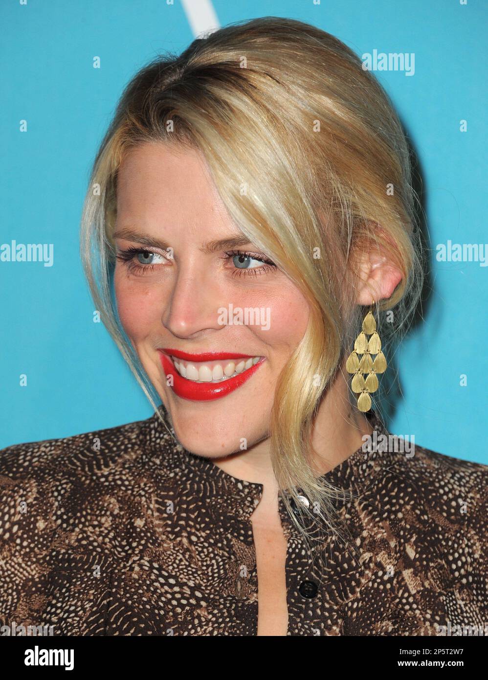 LOS ANGELES, CA - DECEMBER 08: Actress Busy Philipps arrives at The ...