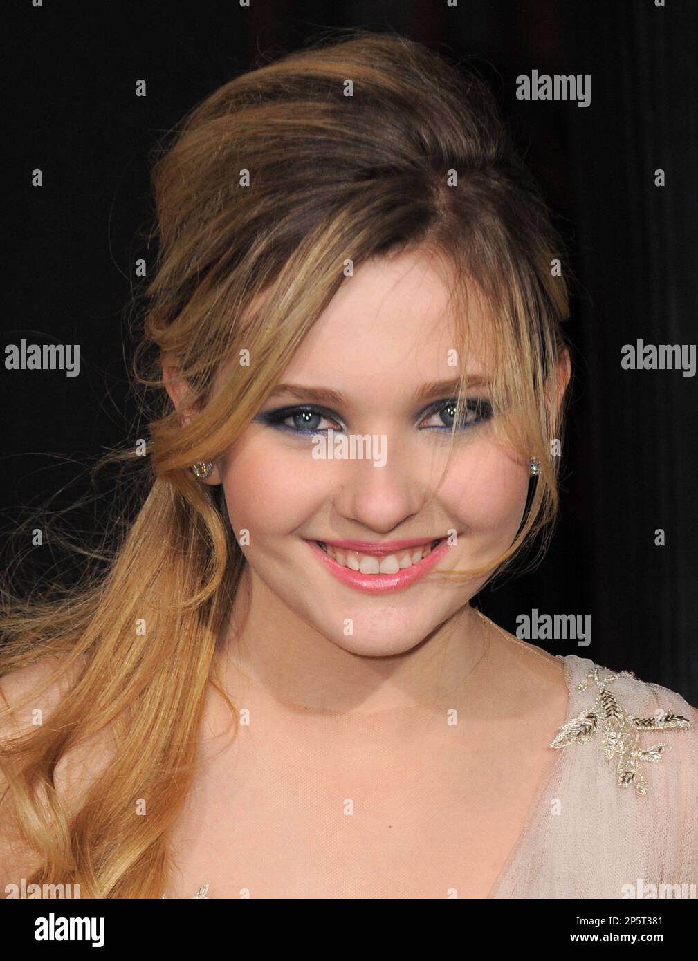 HOLLYWOOD, CA - DECEMBER 05: Actress Abigail Breslin arrives at the he ...