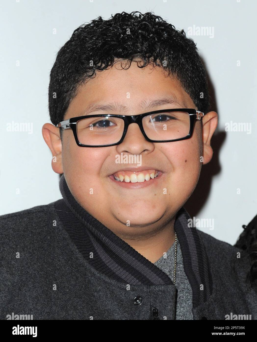 HOLLYWOOD, CA - DECEMBER 01: Manny Rodriguez arrives at the "Wicked ...