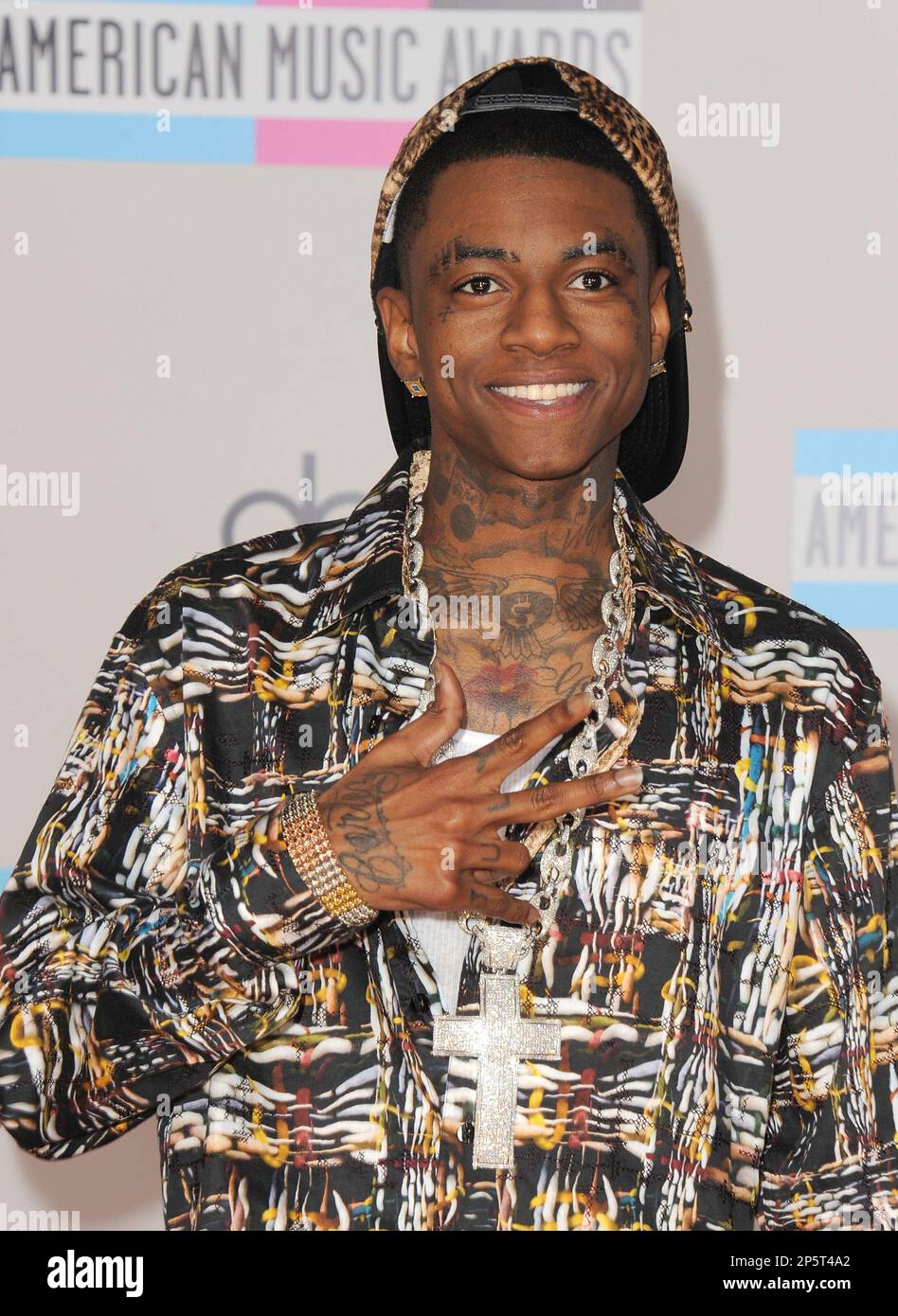 LOS ANGELES, CA - NOVEMBER 20: Rapper Soulja Boy arrives at the 2011 ...