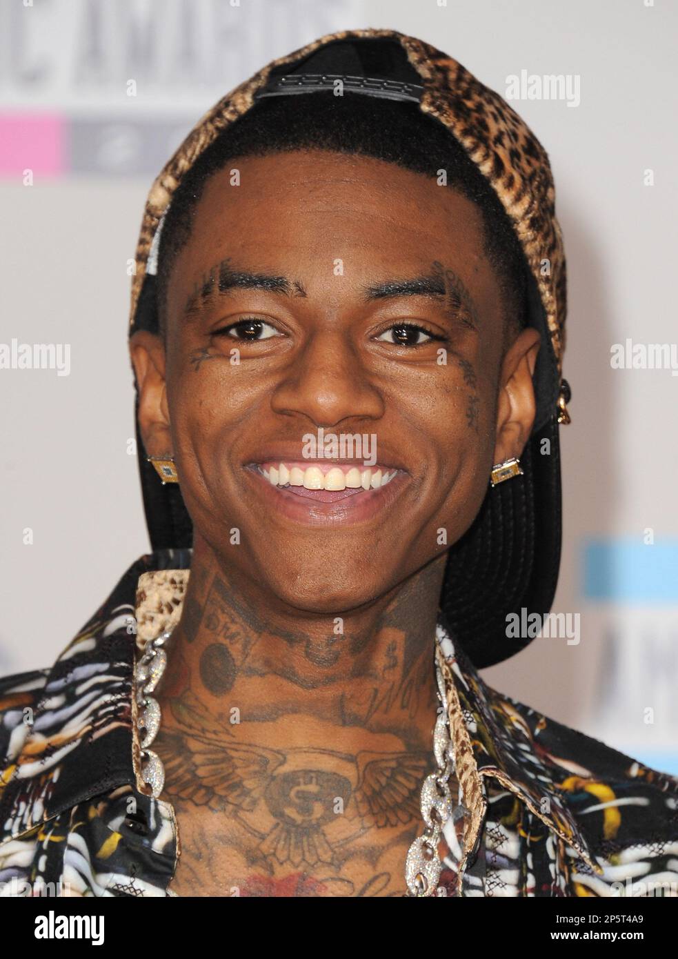 LOS ANGELES, CA - NOVEMBER 20: Rapper Soulja Boy arrives at the 2011 ...