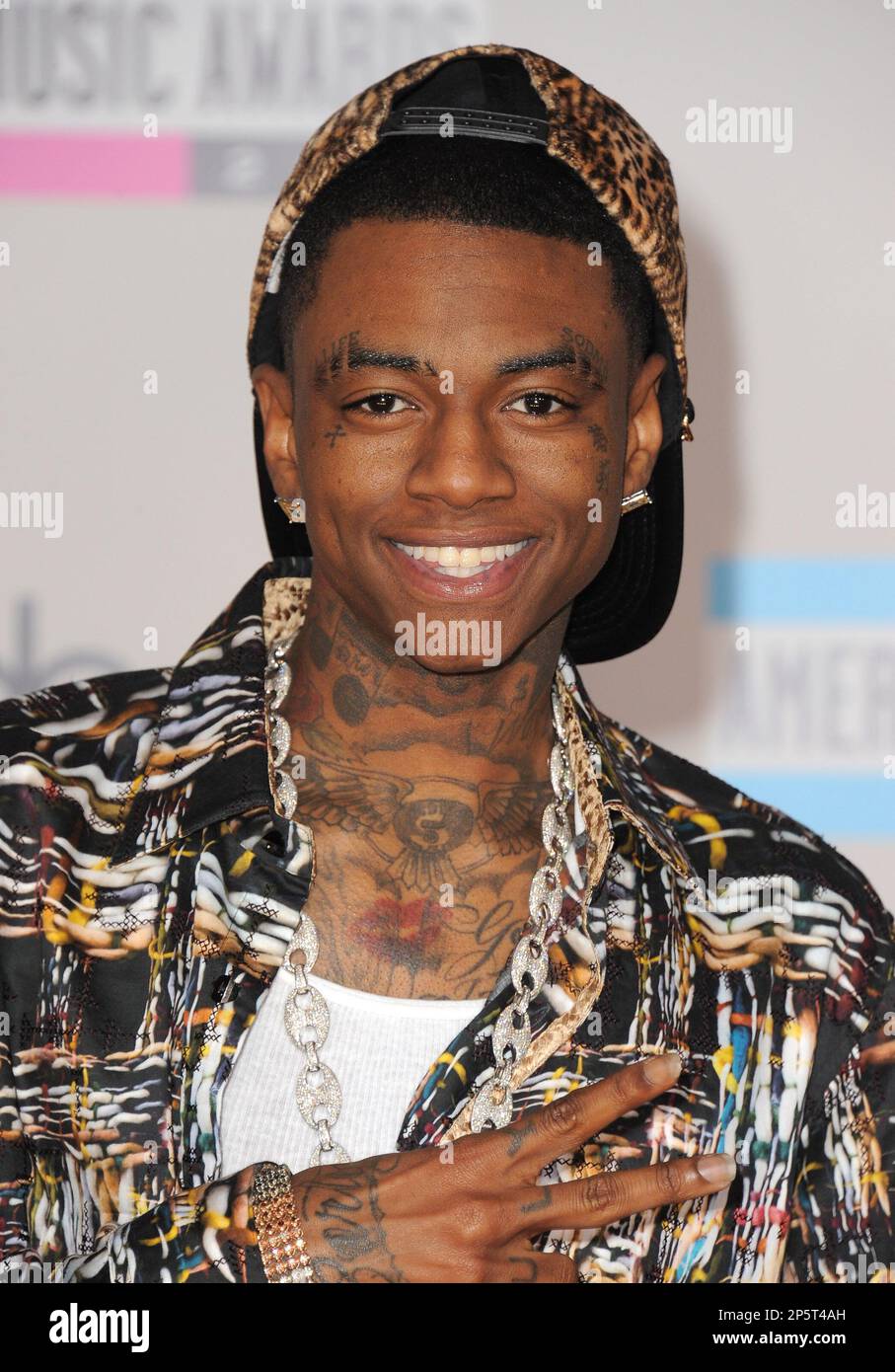 LOS ANGELES, CA - NOVEMBER 20: Rapper Soulja Boy arrives at the 2011 ...