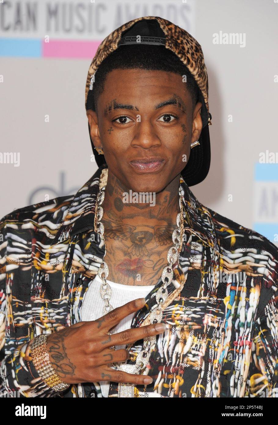 LOS ANGELES, CA - NOVEMBER 20: Rapper Soulja Boy arrives at the 2011 ...