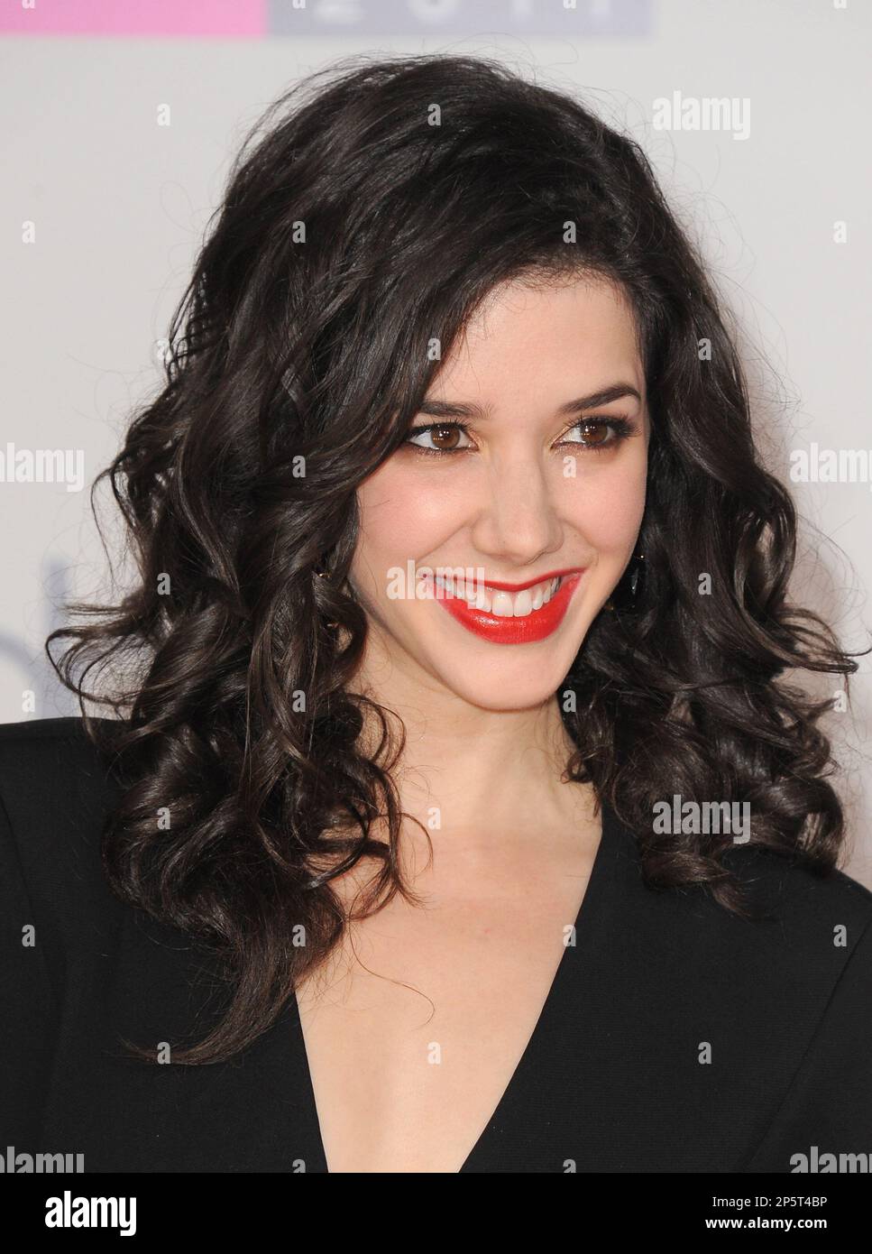 LOS ANGELES, CA - NOVEMBER 20: Actress Erica Dasher arrives at the 2011 ...