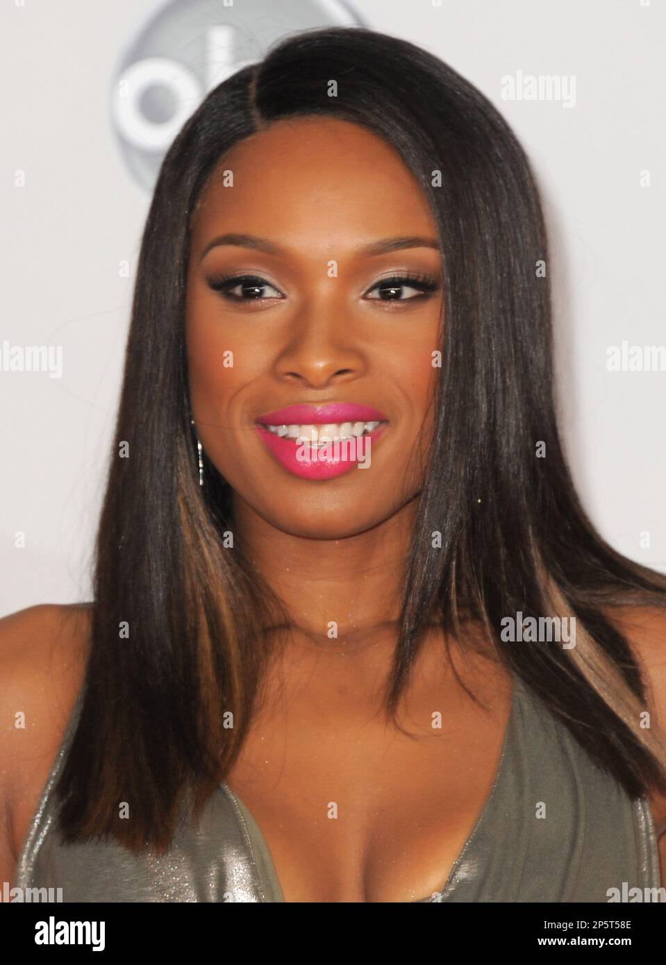 LOS ANGELES, CA - NOVEMBER 20: Actress/ Singer Jennifer Hudson arrives ...