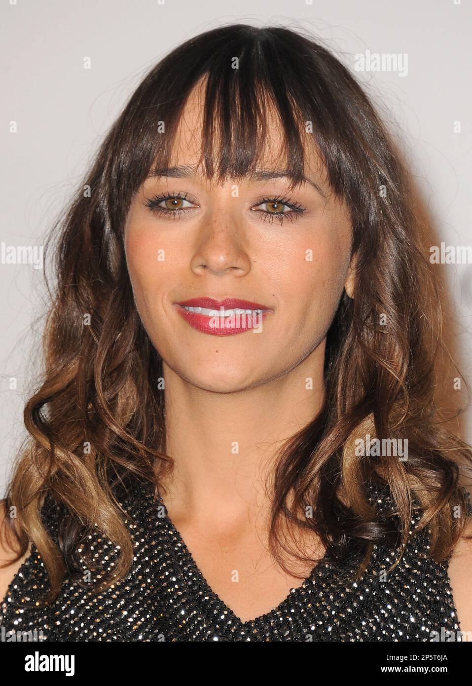 LOS ANGELES, CA - NOVEMBER 05: Actress Rashida Jones arrives at LACMA's ...