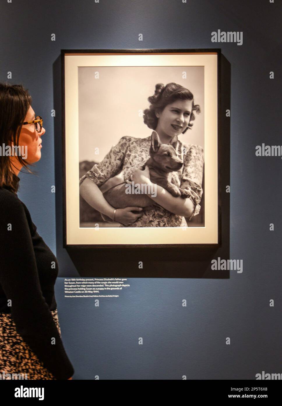 Princess queen elizabeth ii 1944 hi-res stock photography and images ...