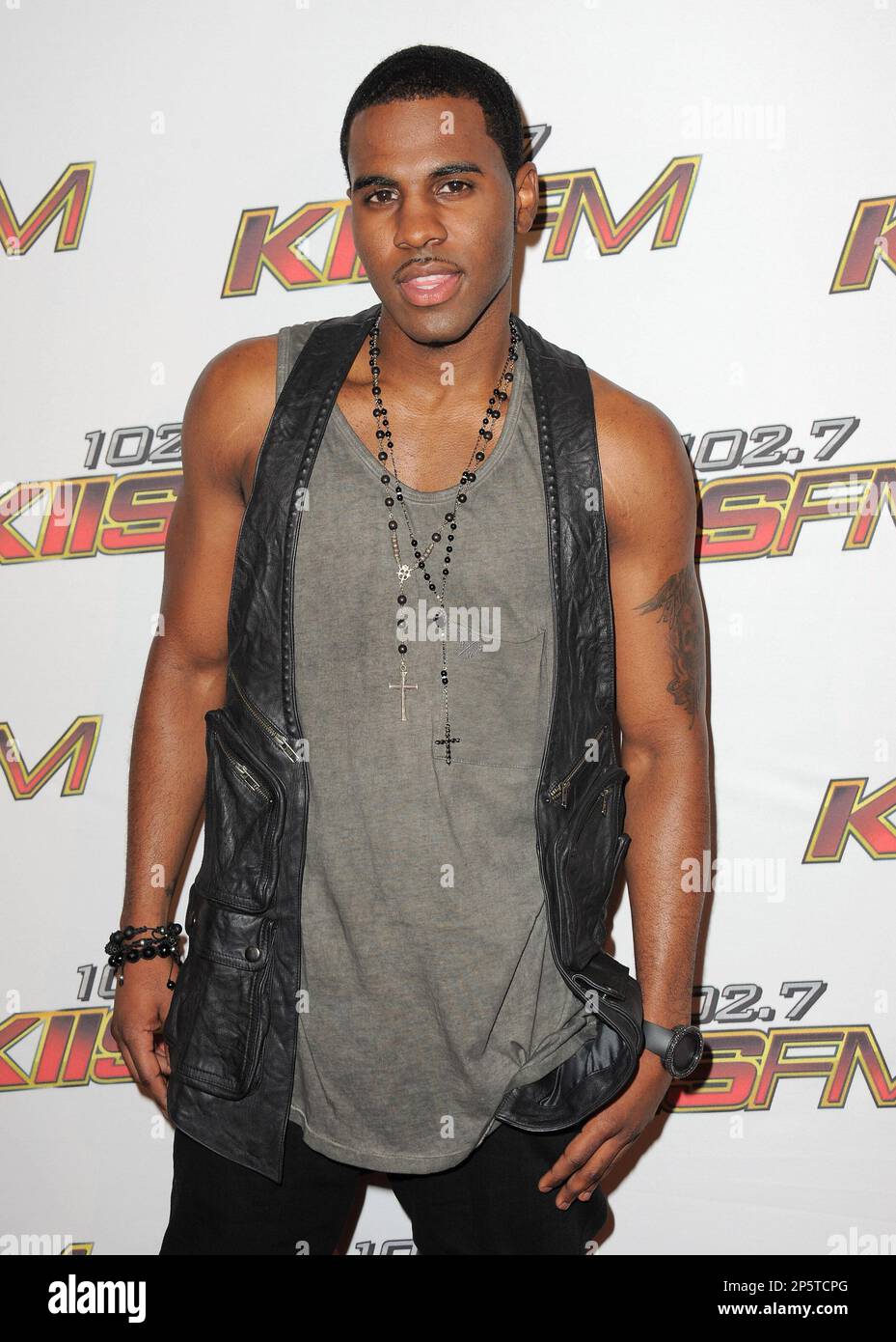 LOS ANGELES, CA - MAY 14: Singer Jason Derulo arrives at KIIS FM's 2011 ...