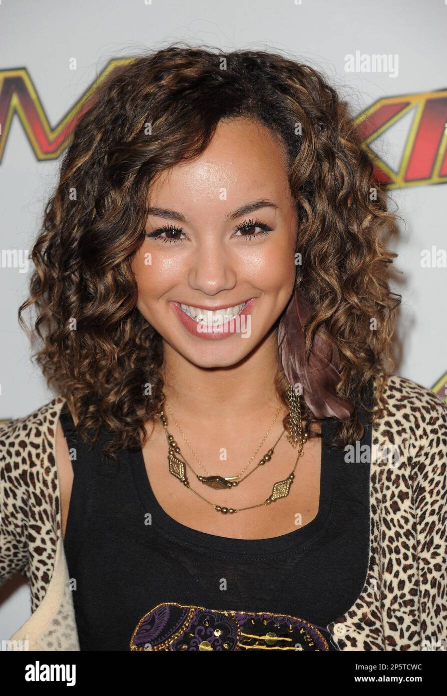 LOS ANGELES, CA - MAY 14: Actress Savannah Jayde arrives at KIIS FM's ...