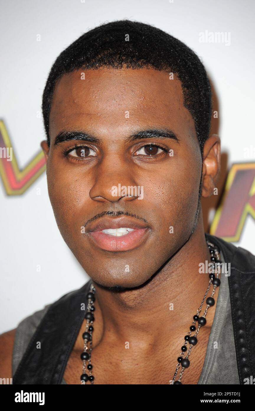 LOS ANGELES, CA - MAY 14: Singer Jason Derulo arrives at KIIS FM's 2011 ...