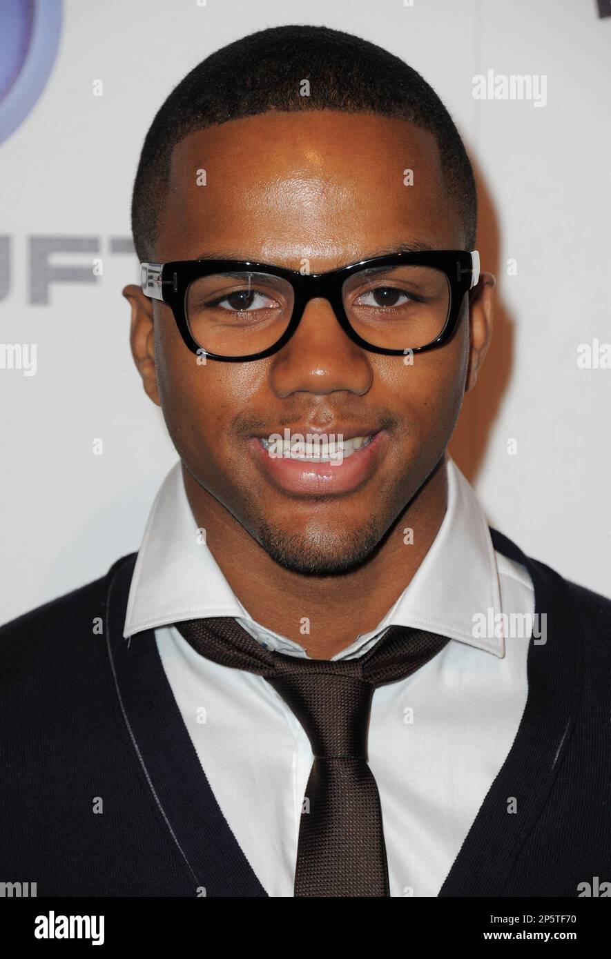 LOS ANGELES, CA - OCTOBER 04: Actor Luden Verna arrives at the launch ...