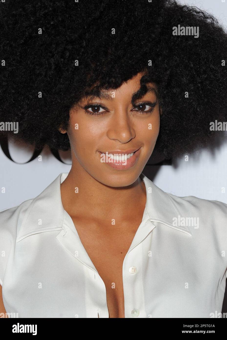 LOS ANGELES, CA - SEPTEMBER 23: Actress Solange Knowles arrives at the ...