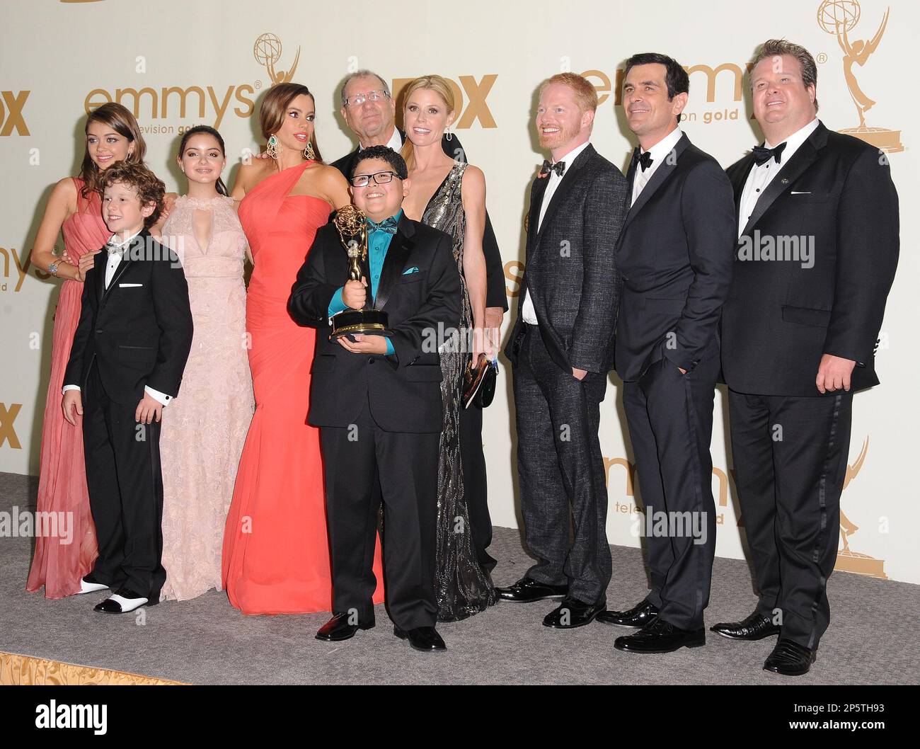 LOS ANGELES, CA - SEPTEMBER 18: The cast of "Modern Family" poses in ...