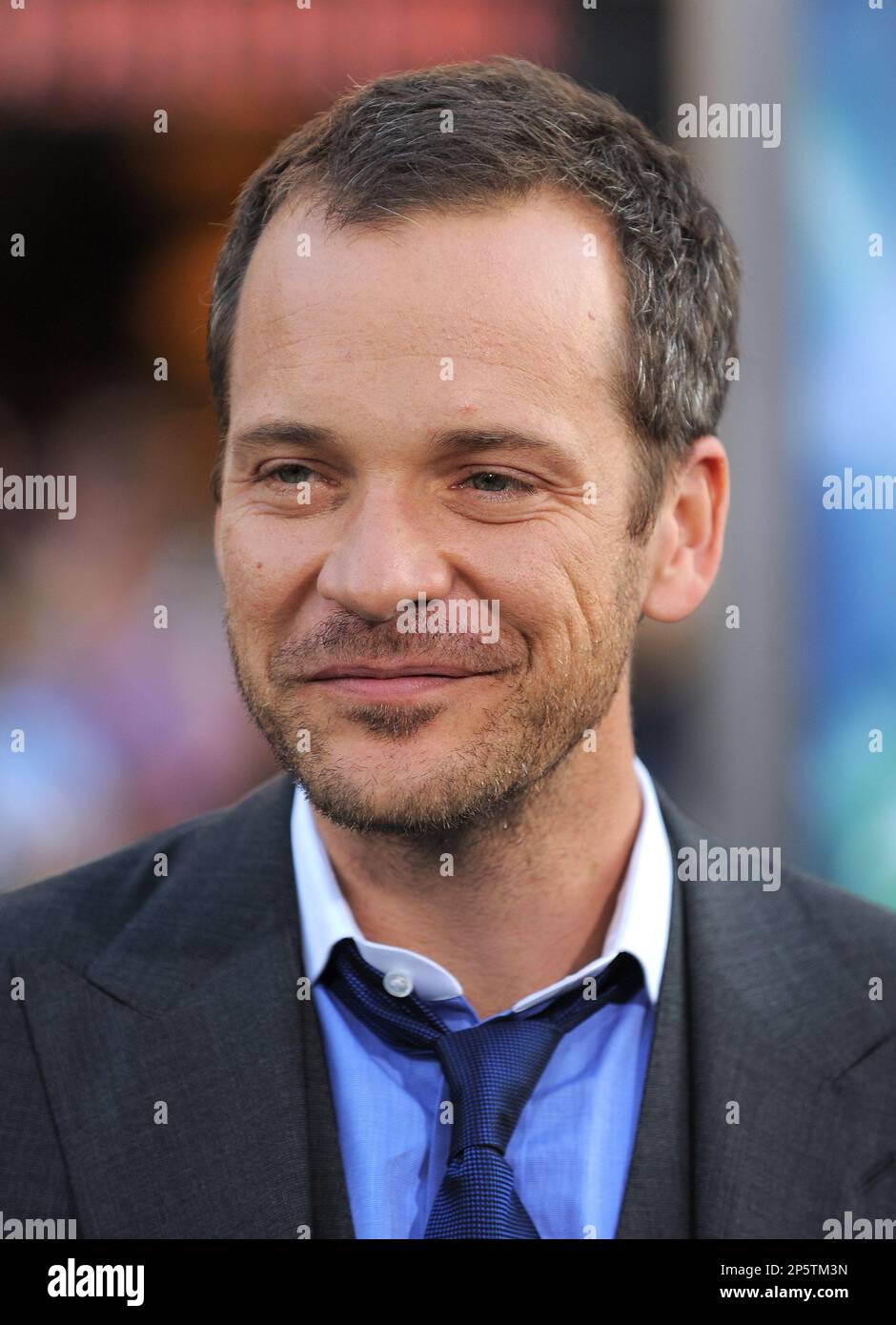 HOLLYWOOD, CA - JUNE 15: Actor Peter Sarsgaard arrives at the "Green ...