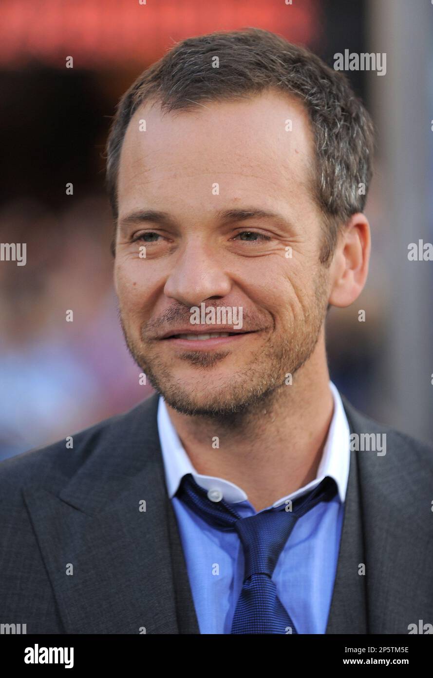 HOLLYWOOD, CA - JUNE 15: Actor Peter Sarsgaard arrives at the "Green ...
