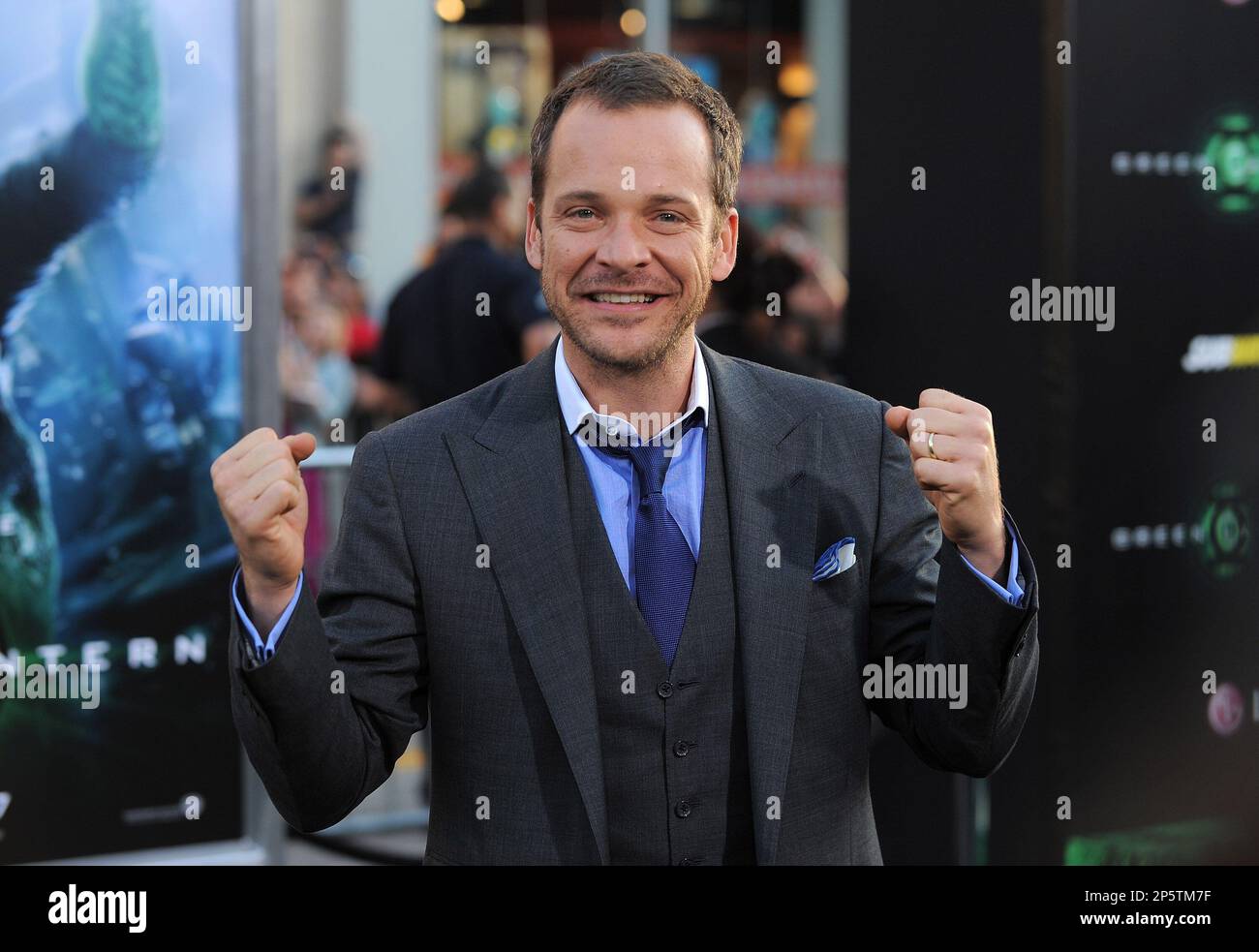 HOLLYWOOD, CA - JUNE 15: Actor Peter Sarsgaard arrives at the "Green ...