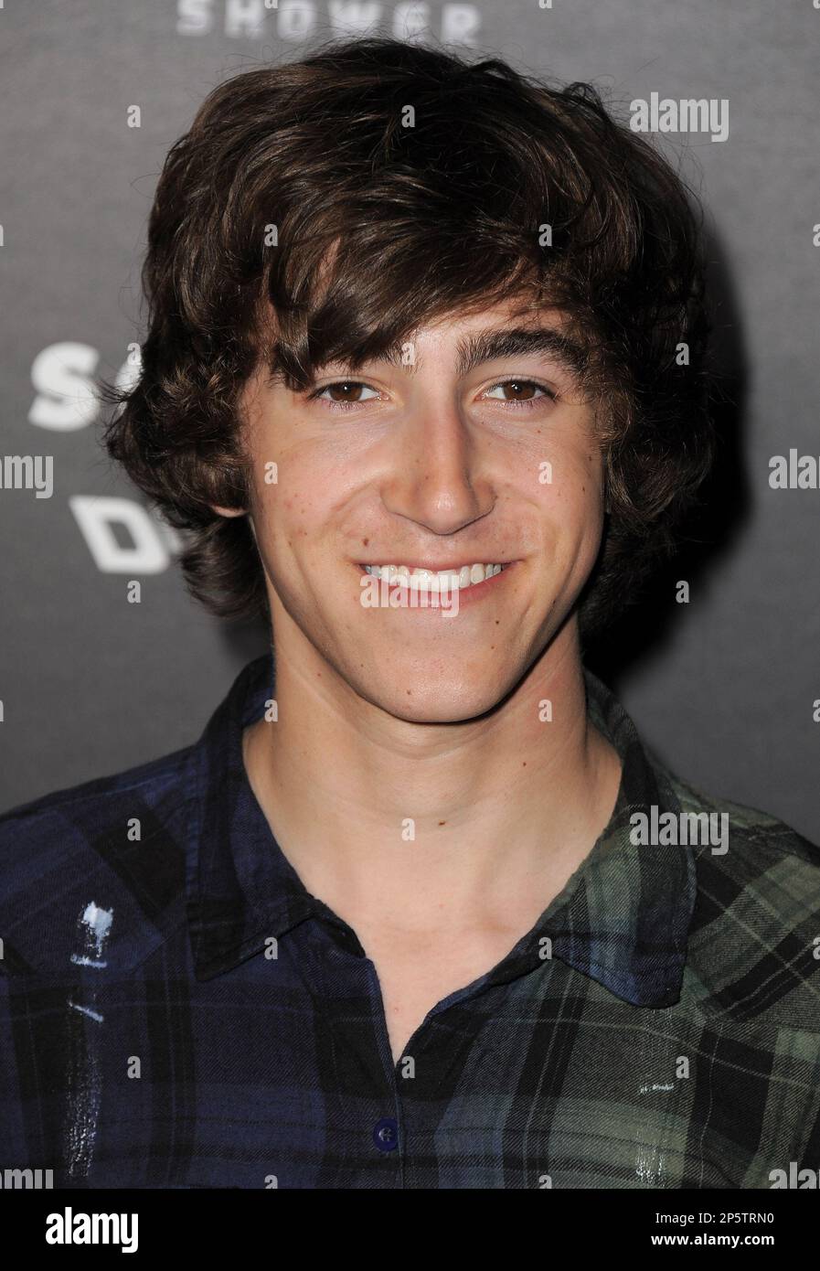 HOLLYWOOD, CA - APRIL 11: Actor Vincent Martella arrives at the "Scre4m ...