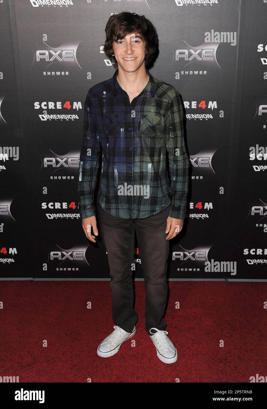 HOLLYWOOD, CA - APRIL 11: Actor Vincent Martella arrives at the "Scre4m ...