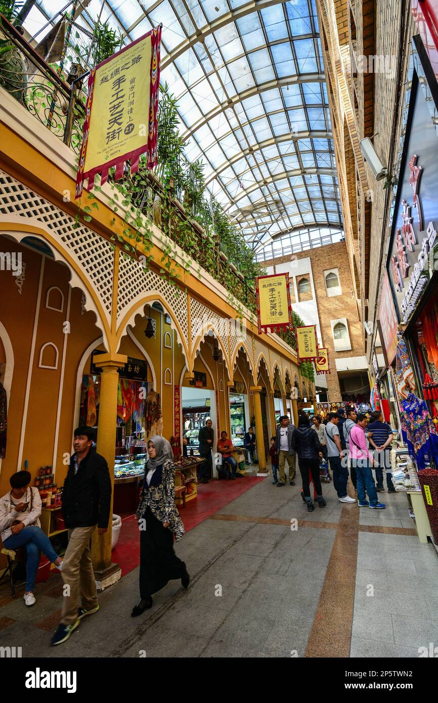 The busyness of the Grand Bazaar in Xinjiang, China Stock Photo - Alamy