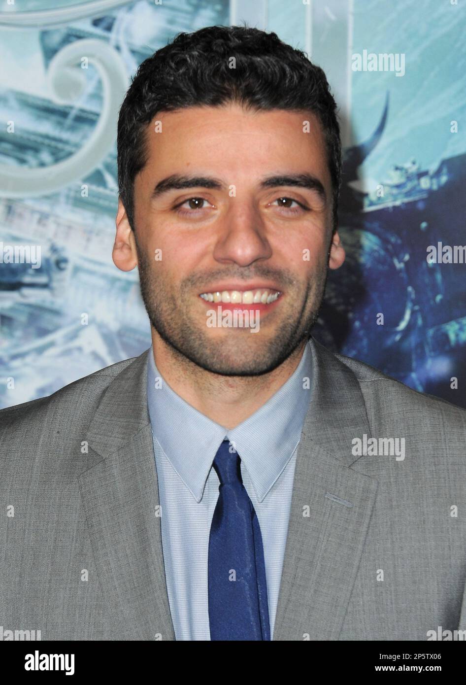 LOS ANGELES, CA - MARCH 23: Actor Oscar Isaac arrives at the premiere ...