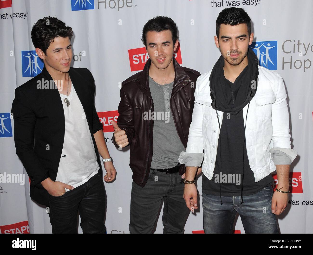 UNIVERSAL CITY, CA - MARCH 20: Nick Jonas, Kevin Jonas and Joe Jonas of ...