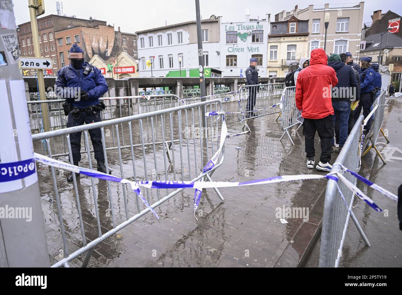 Illustration shows the evacuation of the tents in front of the Petit ...