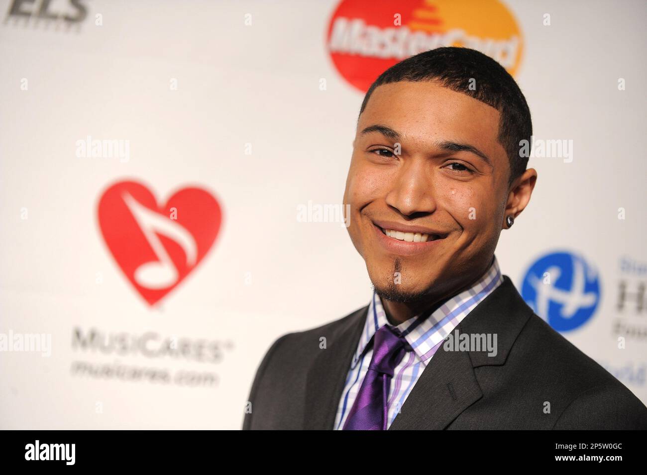 LOS ANGELES, CA - FEBRUARY 11: Jamar Rogers arrives at the 2011 ...