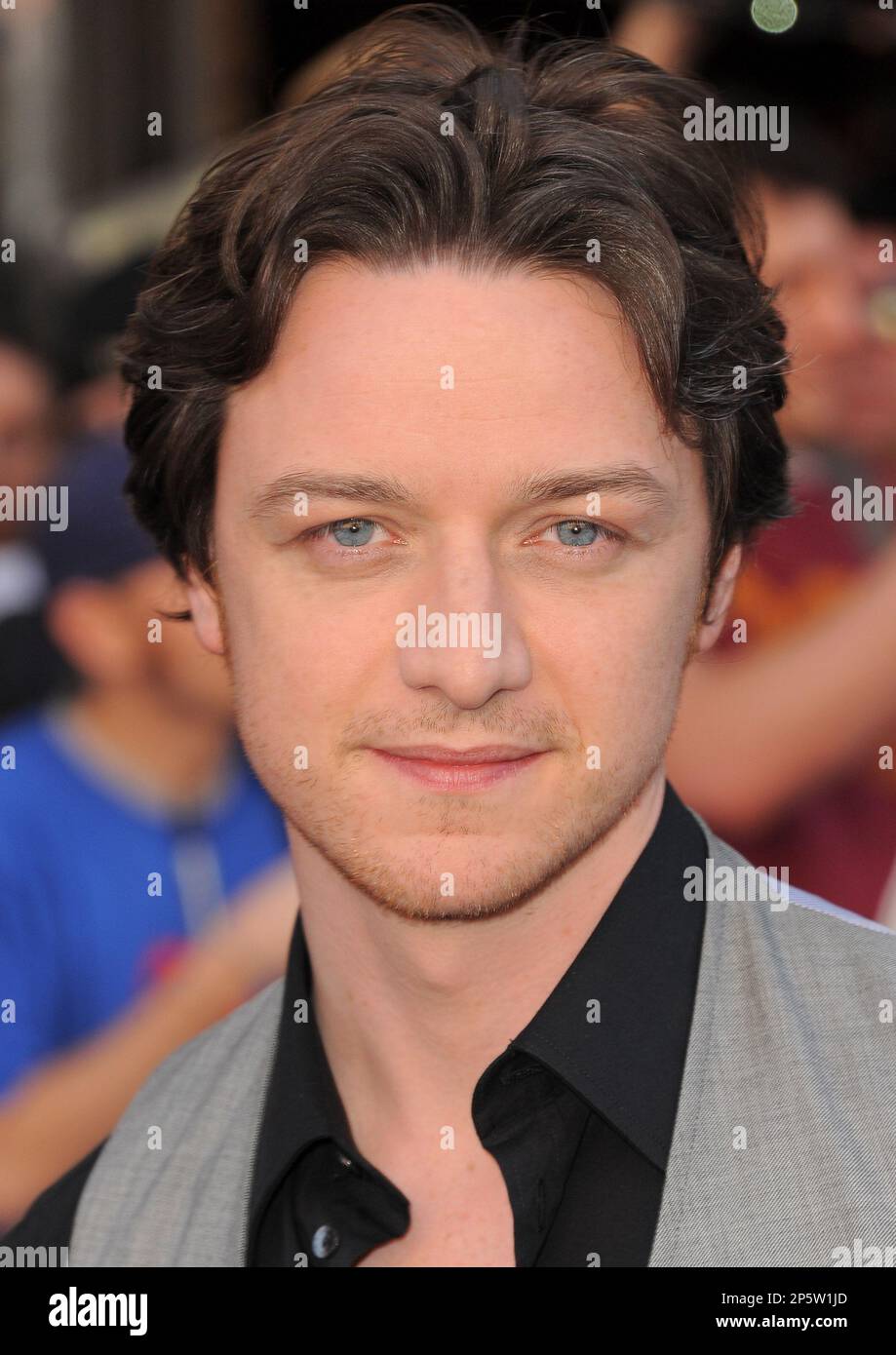 HOLLYWOOD, CA - JANUARY 23: Actor James McAvoy arrives at the "Gnomeo ...