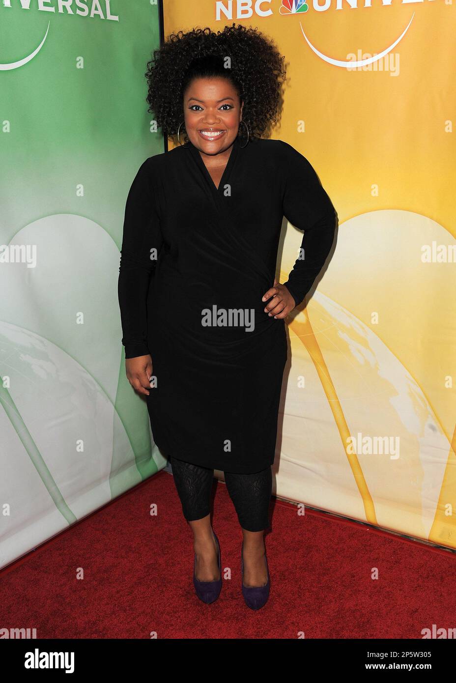 PASADENA, CA - JANUARY 13: Yvette Nicole Brown arrives at the NBC ...