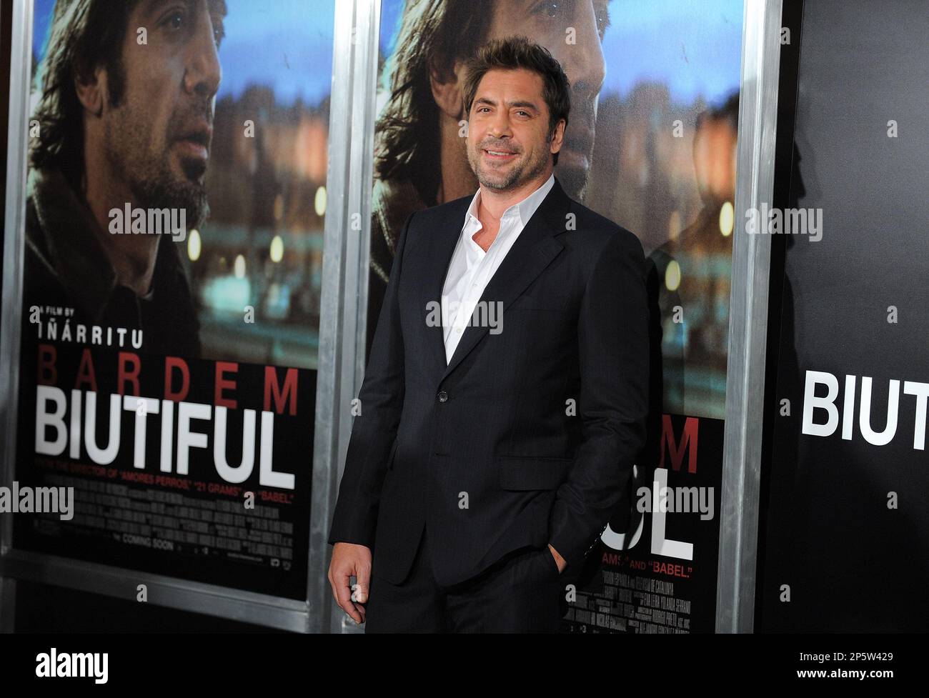 LOS ANGELES, CA - DECEMBER 14: Actor Javier Bardem arrives at the ...