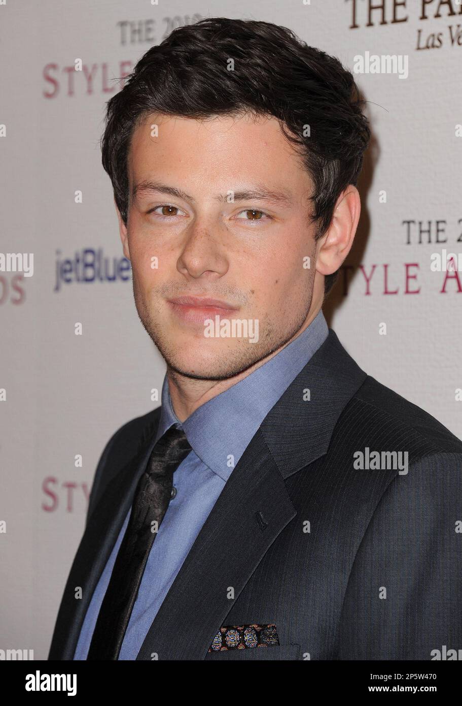 LOS ANGELES, CA - DECEMBER 12: Actor Cory Monteith arrives at the 2010 ...