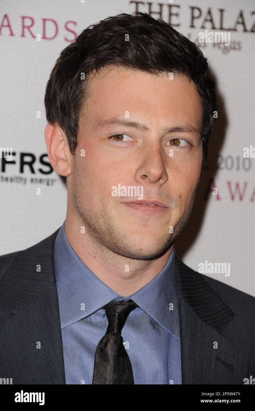 LOS ANGELES, CA - DECEMBER 12: Actor Cory Monteith arrives at the 2010 ...