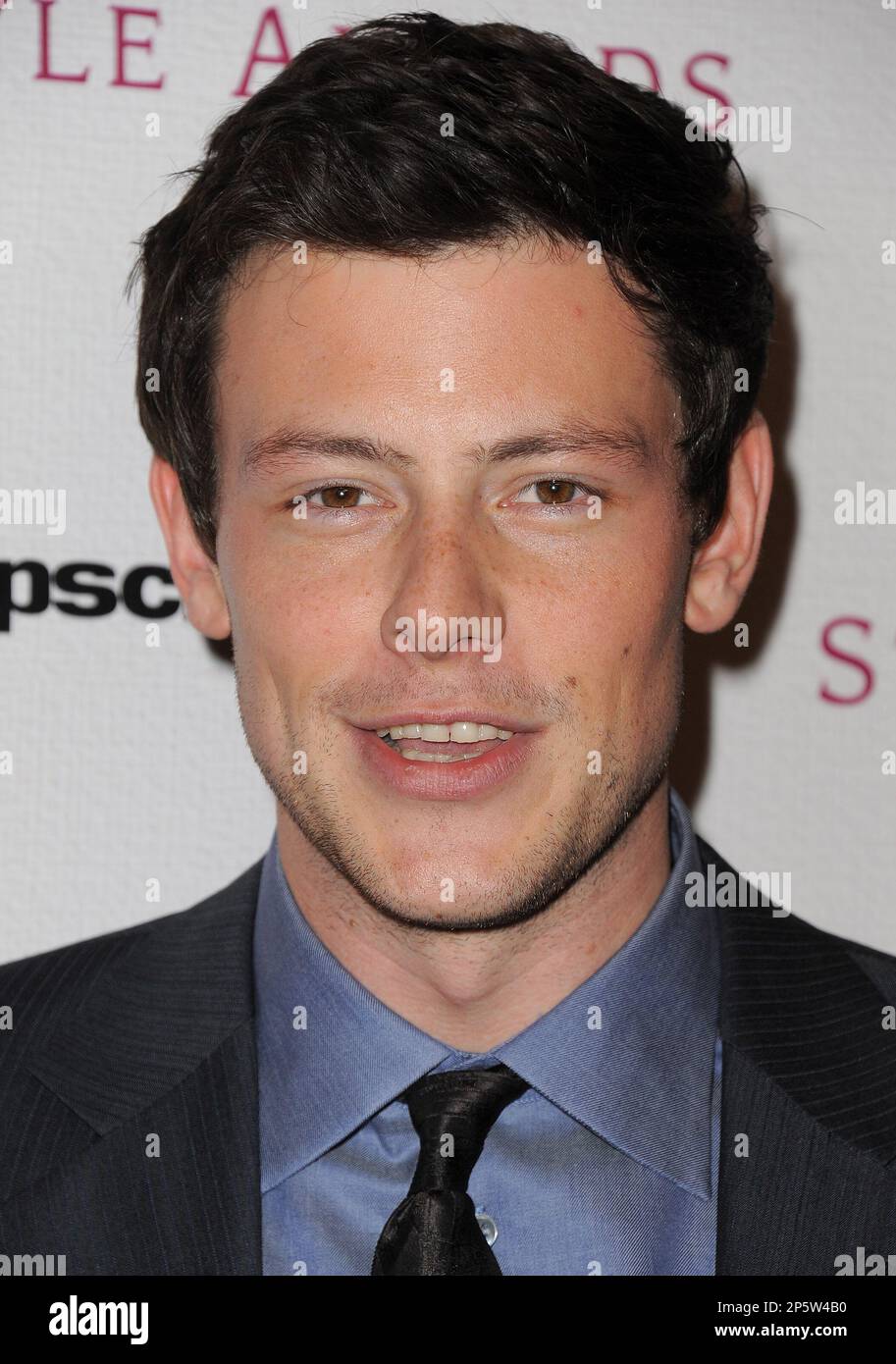 LOS ANGELES, CA - DECEMBER 12: Actor Cory Monteith arrives at the 2010 ...